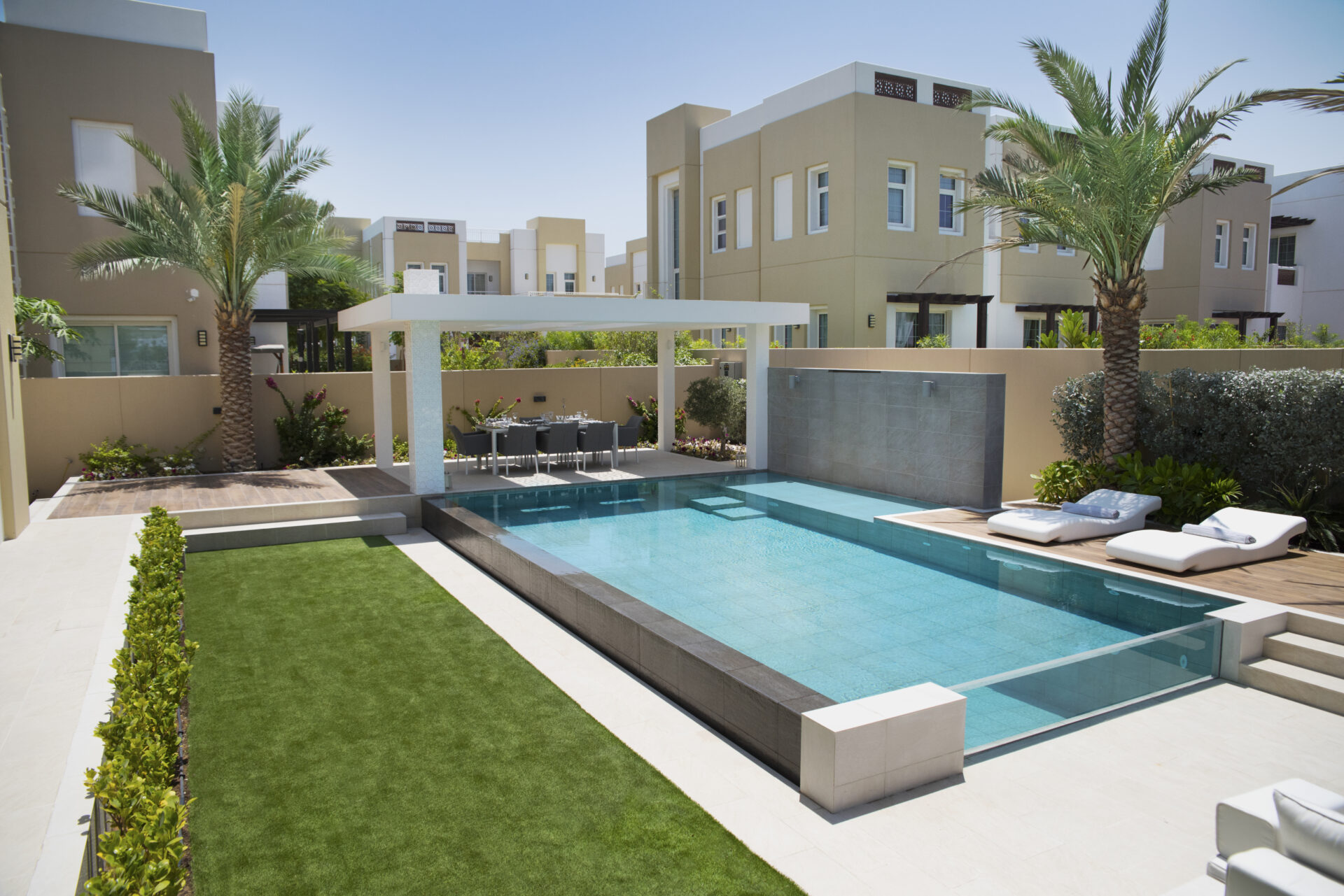MyAcrylic Pool - Transparent acrylic walls for your pool!