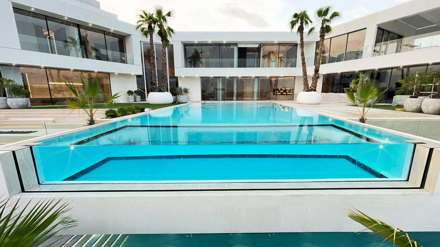 MyAcrylic Pool - Transparent acrylic walls for your pool!
