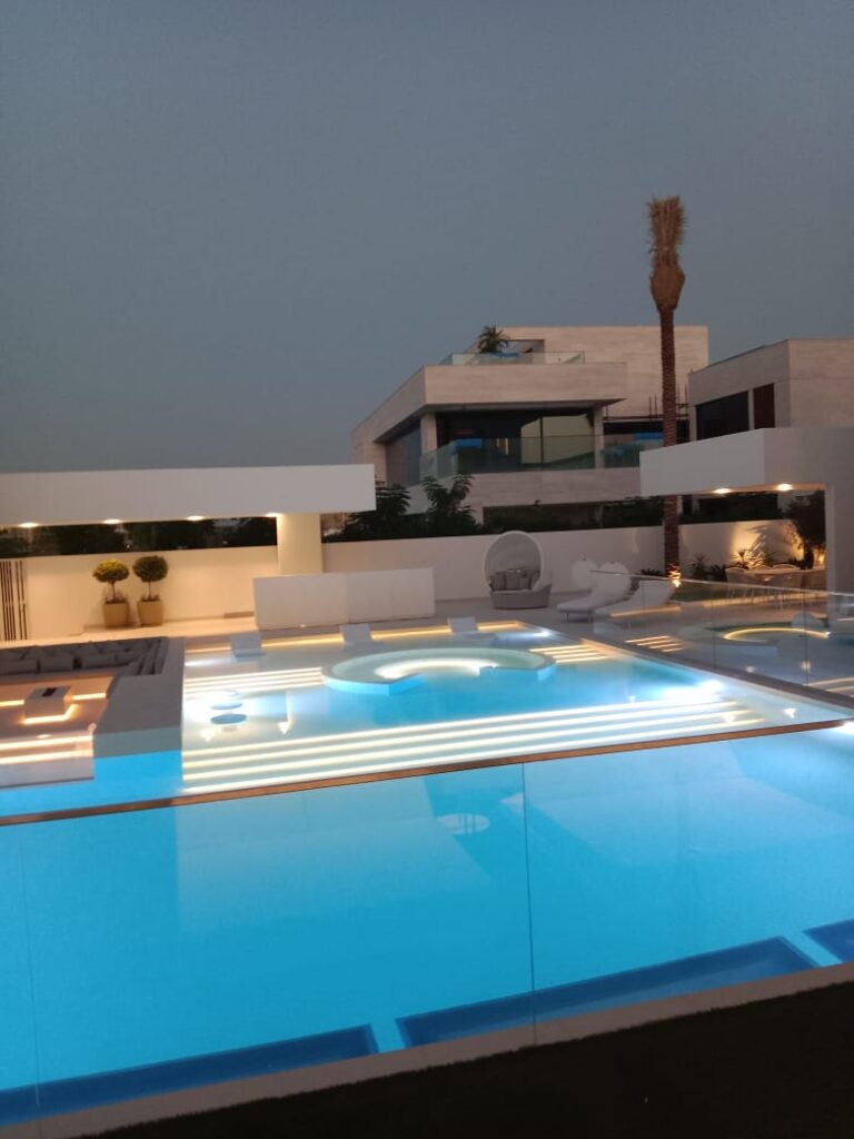 MyAcrylic Pool - Transparent acrylic walls for your pool!